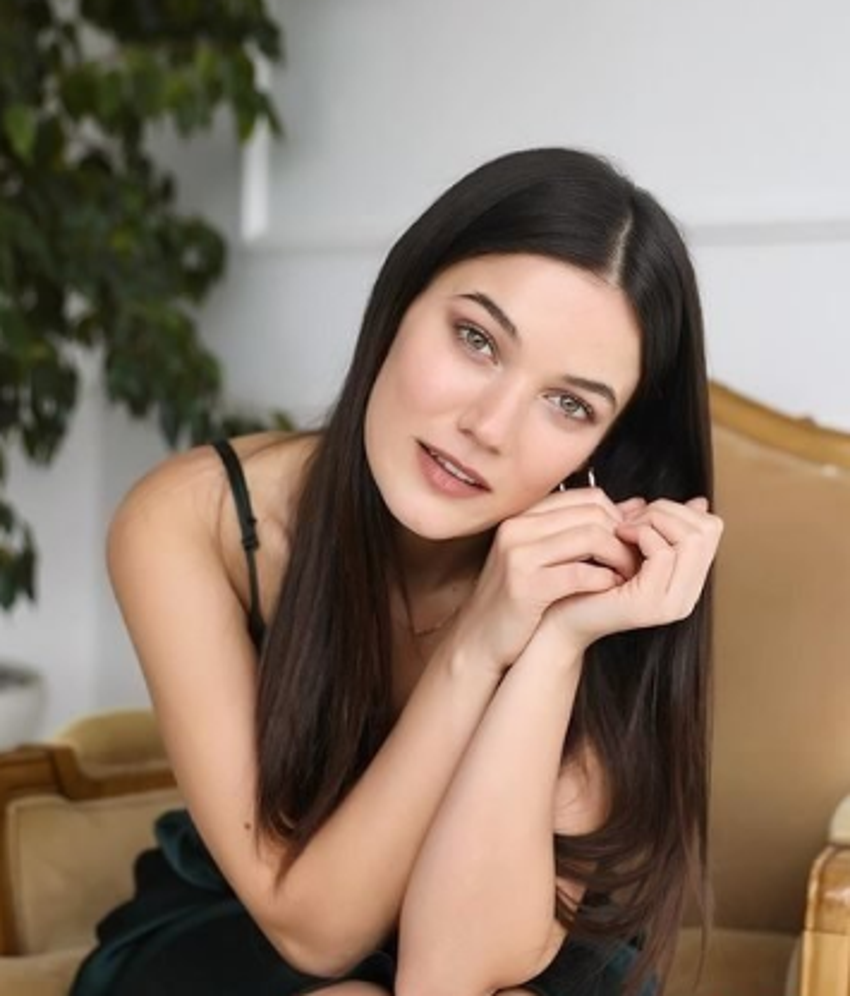 Yargı'nın Ceylin'i Pınar Deniz mini şortlu pozlarıyla Instagram'ı ...