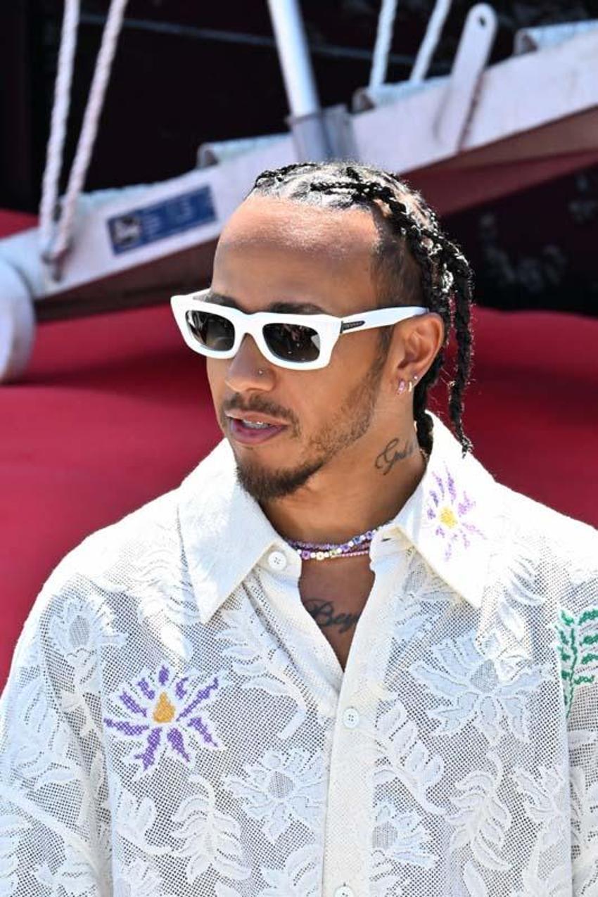 Shakira ile Lewis Hamilton birlikte mi? - Vatan Gazetesi Magazin ...