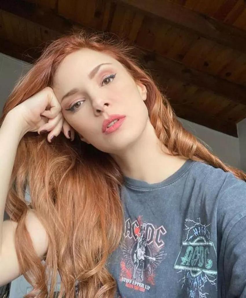 Mine Tugay kırmızı bikinisiyle boy gösterdi! - Gazetevatan En Son ...