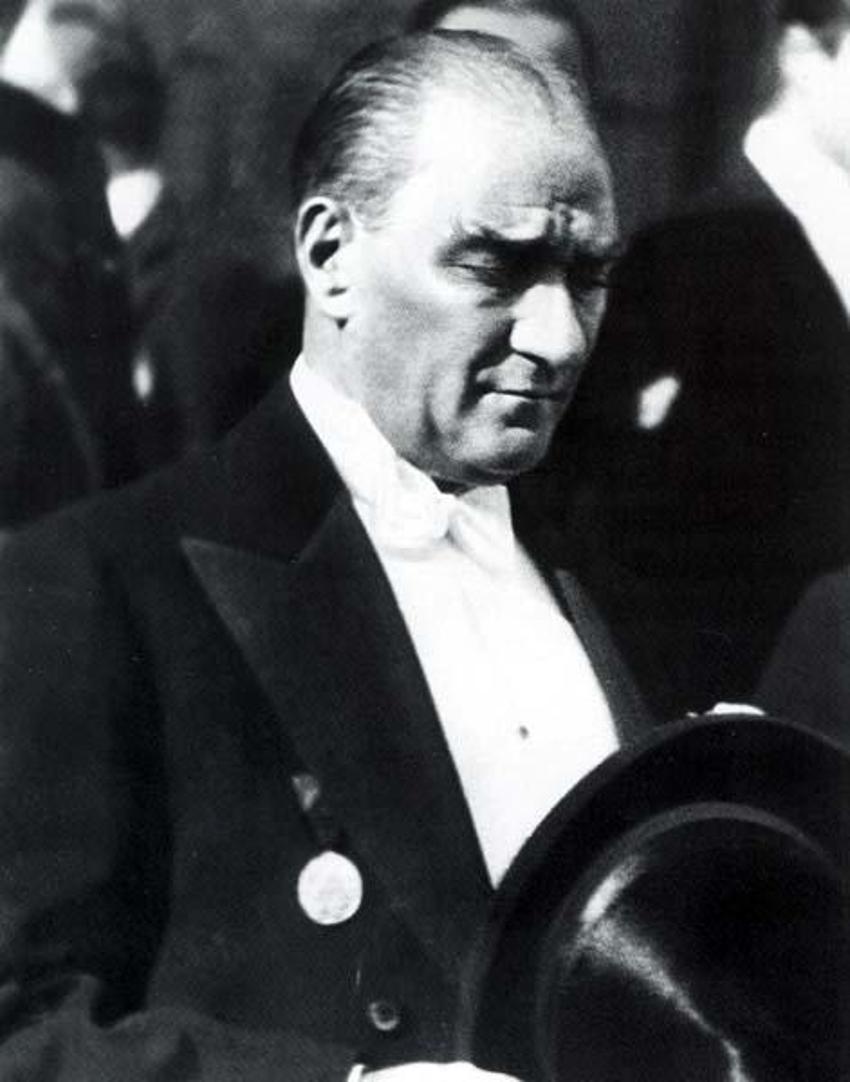 Cumhuriyetimizin 101. yaşı kutlu olsun! 'Türkiye Cumhuriyeti mesut ...