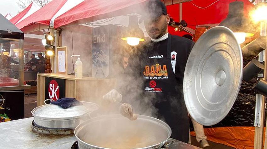 Adana lezzetleri Ankaralılara ikram edildi! 106 metre uzunluğunda Adana ...