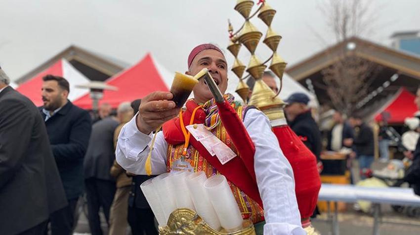 Adana lezzetleri Ankaralılara ikram edildi! 106 metre uzunluğunda Adana ...